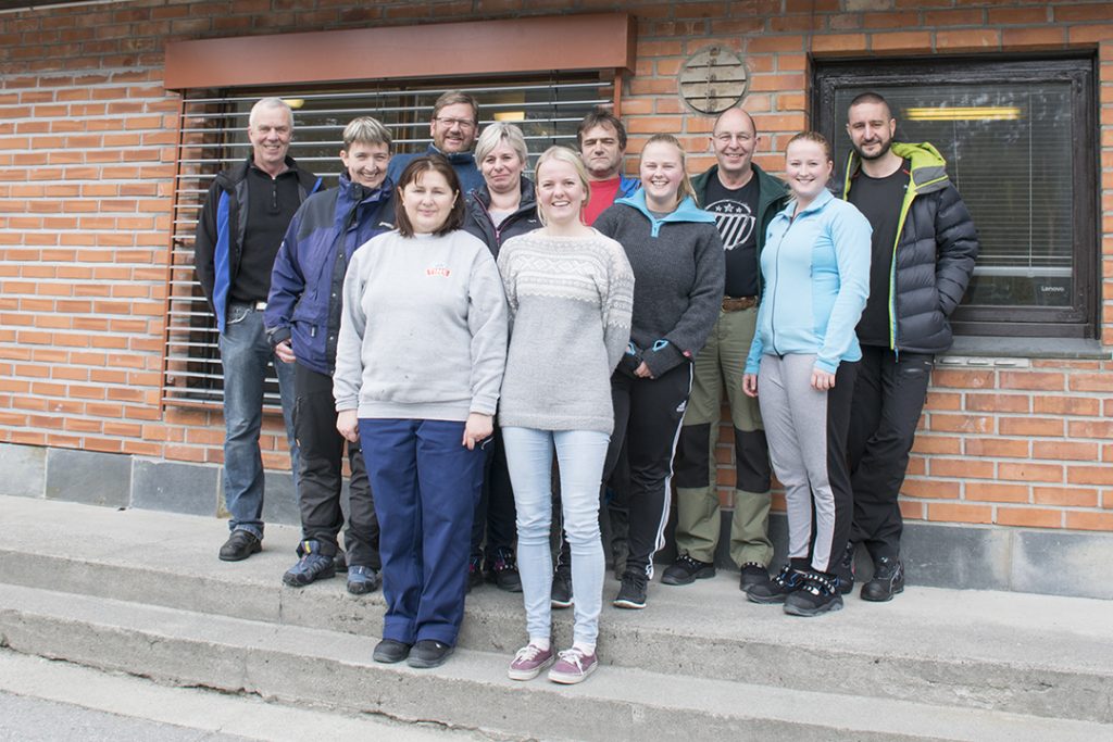 Pilene peikar oppover for Haukeli meieri - Bondevennen